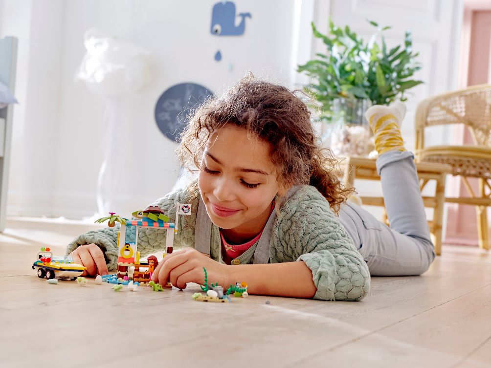 Selection of LEGO toy sets for girls to develop their intelligence