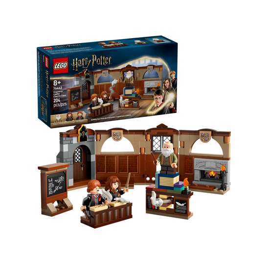 Đồ Chơi Lắp Ráp Lâu Đài Hogwarts: Lớp Học Bùa Chú LEGO HARRY POTTER 76